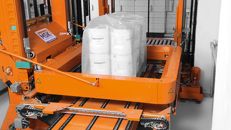 Shrink packaging solutions for logistics centres