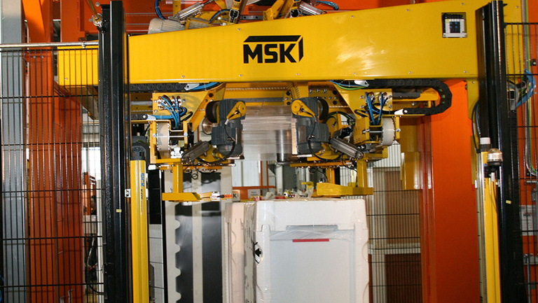 Stretch hood wrapping with MSK Stretch Hood machines at Electrolux Revin
